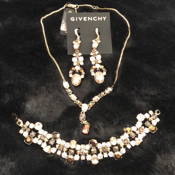 Givenchy | Jewelry | Givenchy Gold Tone Multi Crystal Lariat Necklace ...